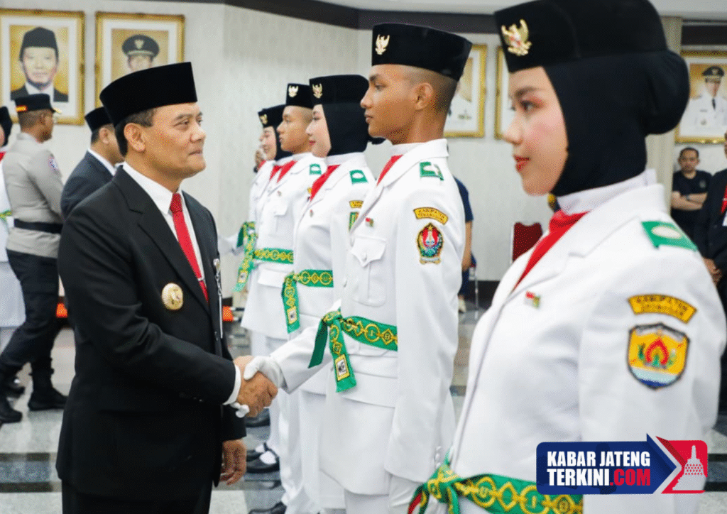 Paskibraka Provinsi Jateng 2025 Resmi Dikukuhkan, Siap Bertugas 17 ...